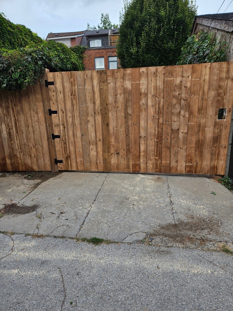 Reliable Fence Installers In GTA | For Home And Businesses